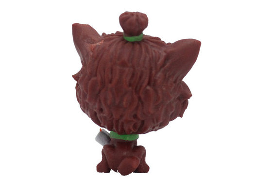 Figurine di plastica Brown unico del cane dell'ambiente piccole con i peli del panino