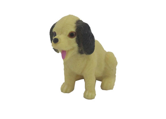 Stile giallo adorabile del cucciolo del PVC delle mini figurine di plastica molli del cane con le orecchie nere