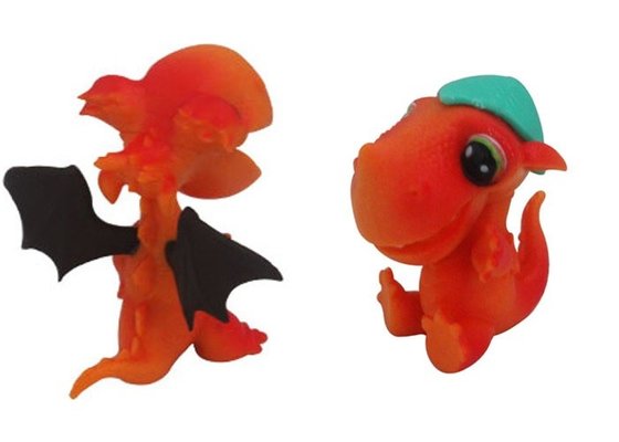Il dinosauro di plastica realistico divertente arancio gioca la forte ala dura per il regalo dei bambini