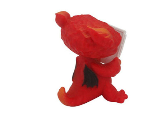 Il dinosauro dei bambini di plastica graziosi gioca il rosso pallido non tossico per istruzione