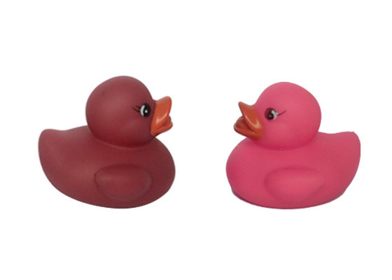 Giocattoli cambianti del bagno di colore amichevole eco- del bambino, giocattolo di plastica rosso del bagno dell'anatra