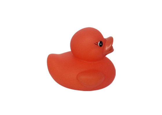 Bambini cambianti di colore che fanno galleggiare i giocattoli del bagno con stile di gomma dell'anatra stampato logo
