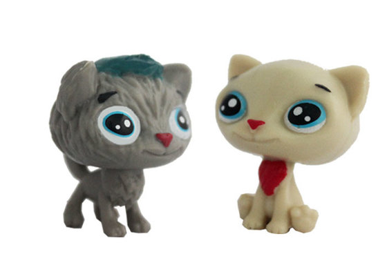 Colore di plastica dell'albicocca delle figurine del gatto del PVC del fumetto grazioso piccolo per l'uovo di cioccolato
