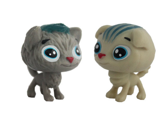 I giocattoli miniatura di plastica grigi amichevoli di Eco, dimagriscono 2,5" figure di plastica del gatto della capsula