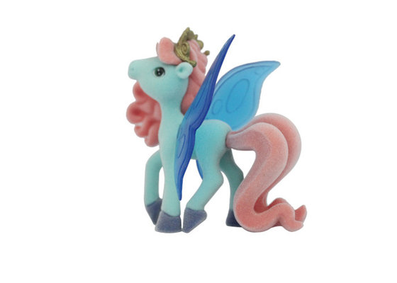 Il cavallino di plastica di colore verde calcola i giocattoli con l'ala di volo 2,5" “- 3"