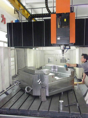 DME Standard Industrial Die Casting Mold Auto Parts ADC12 Zine P20 Steel Forge