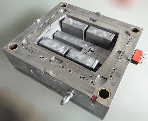 Sub Gate Plastic Injection Mould Makers DME English Standard Fixed Support