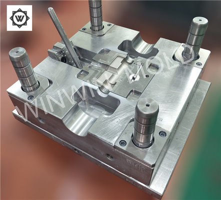 GS738H Industrial Plastic Molding For Plastic Tube Fittings Manifold 1.005 Shrinkage Rate