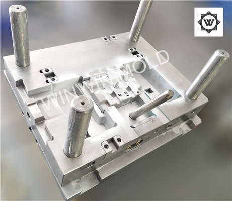 738H SPI-B1 Polish Precise Industrial Plastic Molding 300000 Cycles Mold Life
