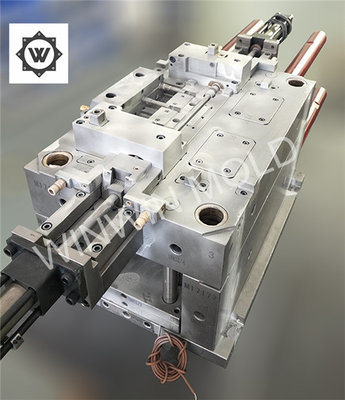 Manifold Electrical Plastic Moulding , 1.2738 HRC32 - 36 Cold Runner Injection Molding