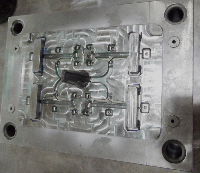 ADC12 Zine Edge Gate Die Cast Mold Makers SKD61 Steel HASCO Mold Base