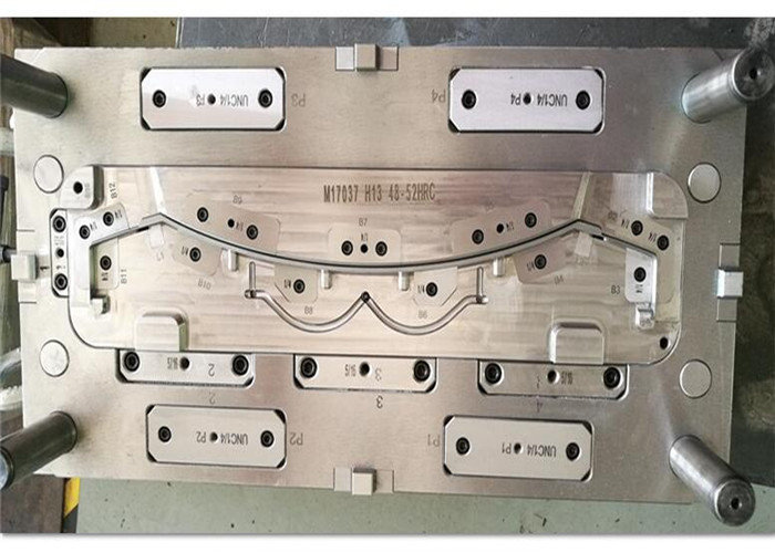 1.2344 Hardened Plastic Injection Tooling For TPV Bottom Trim Long Mold Life