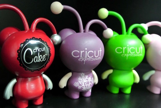 Cricket Insect Plastic Toy Figures Movable Arm With Two Big Eyes 6.5*7*2.4cm supplier