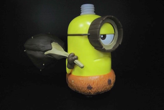 Hawail Style Minions Cartoon Shampoo Bottle With Cute Weapon Yellow / Brown Color supplier
