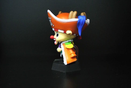 Customized Color One Piece Mini Figures For Home Decoration 8*5*3cm supplier