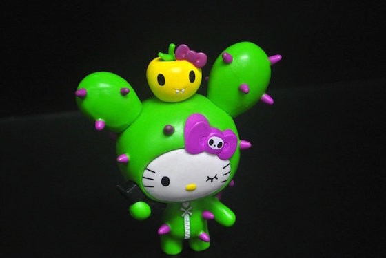 Cute Custom Plastic Toys , Hello Kitty Cake Topper Figurine White / Green / Red Color supplier