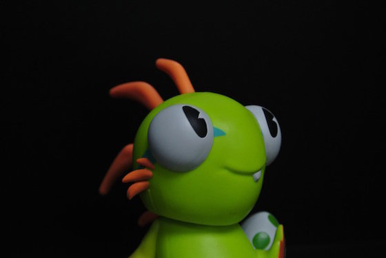 Lovely Style Solar Small Electronic Toys , Electronic Animal Toys Shake Head 10CM supplier