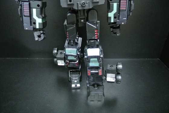 9 Inch Transformer Robot Toy For Adult Collection Environmental Material supplier