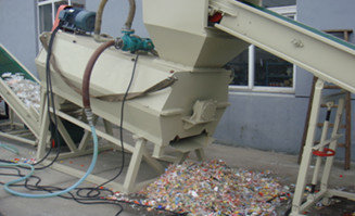 Belt Conveyor Plastic Recycling Machines , Label Remover PET Bottle Grinder Machine