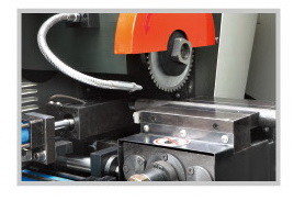 Stable Performance Metal Cutting Machine , Challenge Circular Saw Cutter Machine For Round Solid Iron Bar 1300KG