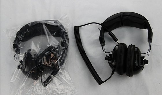 Utilizes 1/4 inch stereo & 1/8 inch plug Earphone for T2 and F2 Ground gold detector