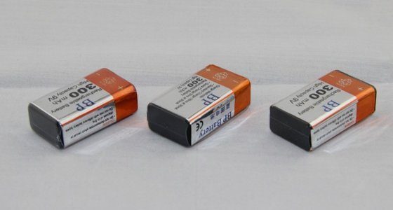 Desktop & AC charger 9V Charger and Rechargeable battery of 300 mAh for handheld metal detector