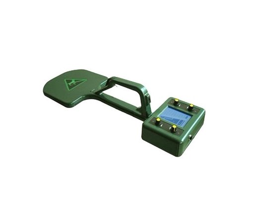 Long range metal detectors with good discrimination ability and wide detection range