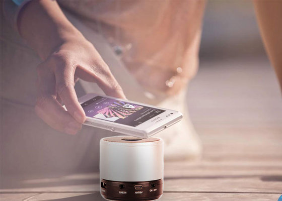 Creative Multipoint NFC Bluetooth Speakers With Aux Out / Mic Support Apple Device