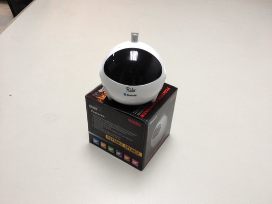 Portable Stereo Digital Bluetooth Stereo Speaker With Clip FM Radio
