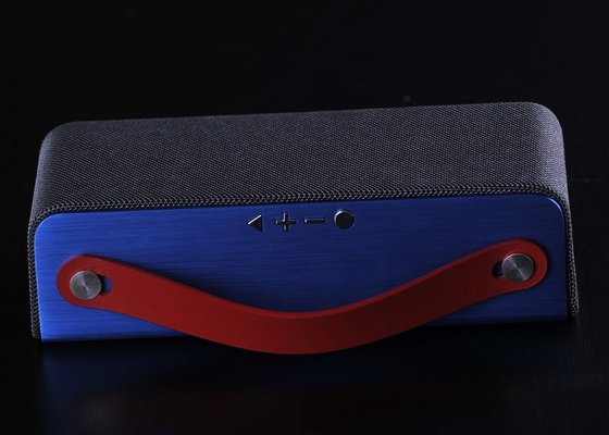 Water Resistant Stereo Bluetooth Speakers with Double Driver Units