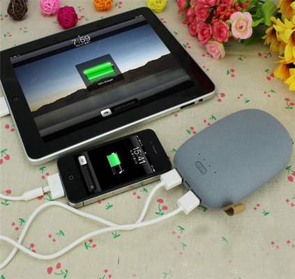Emergency Stone Dual USB Power Bank AAA Battery For Sumsung / Ipad / HTC