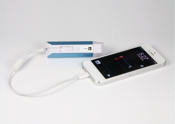 Aluminum alloy Housing blue power bank Plug - in with TF card Reader