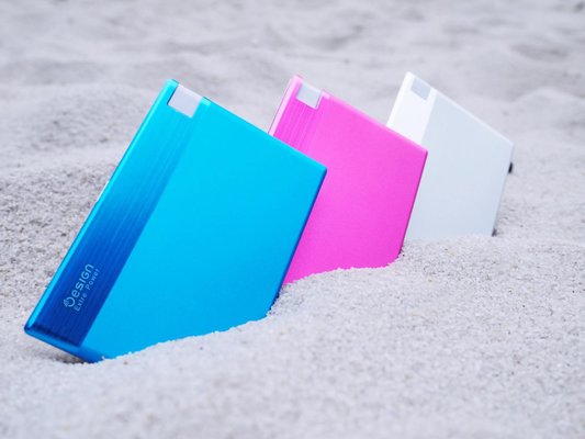Colorful ultra thin mobile power bank charger for smartphone , 750mah