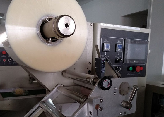 High Efficiency Pillow Packing Machine / Fruits And Vegetables Packaging Machines