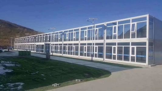 Limpie la casa prefabricada de alquiler ordenada de la casa del envase del apartamento con agua completa y la electricidad