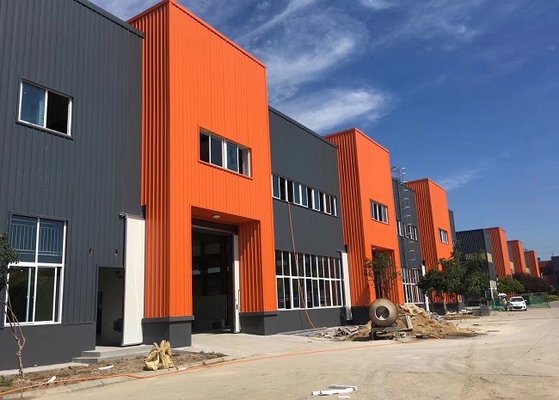 Modular Multiple Span Steel Frame Workshop Well Designed With Parapet Wall