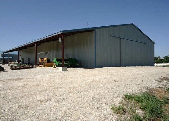 Light Gauge Prefab Steel Structure Building Farm Steel Structures 200km/H Anti Wind