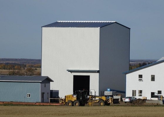 High Rise Prefab Steel Structure Building Metal Frame Storage Sheds Painting Finished