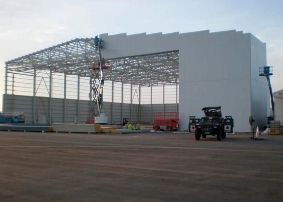 Engineered Truss Prefab Hangar Buildings / Steel Airplane Hangar Easy Assembled