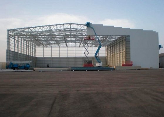 Engineered Truss Prefab Hangar Buildings / Steel Airplane Hangar Easy Assembled