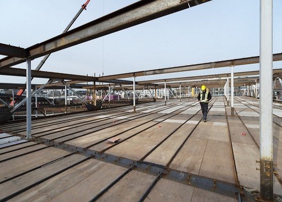 Prefabricated Commercial Steel Frame Buildings Car Sales Shop With Mezzanine As Offices