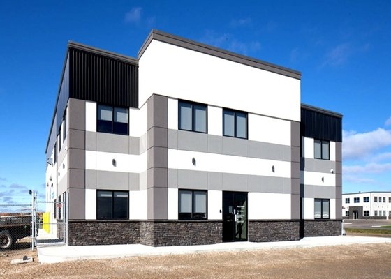 Painting Steel Portal Frame Building / Prefabricated Steel Workshops With Eave Canopy