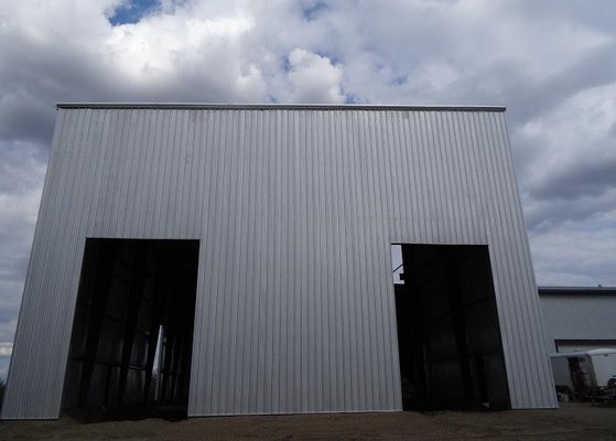 High Rise Prefabricated Metal Frame Workshop Building Bolts Connection With Painting