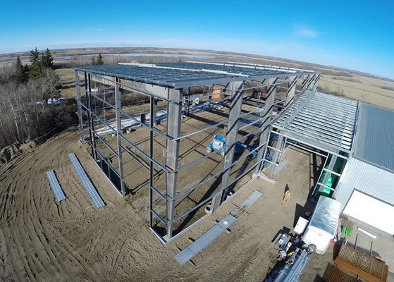 High Rise Prefabricated Metal Frame Workshop Building Bolts Connection With Painting