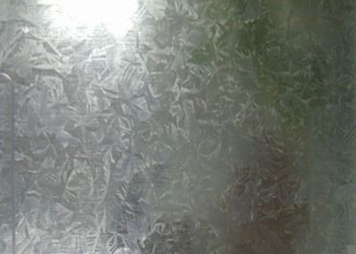Slight Oiled Hot Dipped Galvanized Steel Coils , Gi Roll Regular Spangle