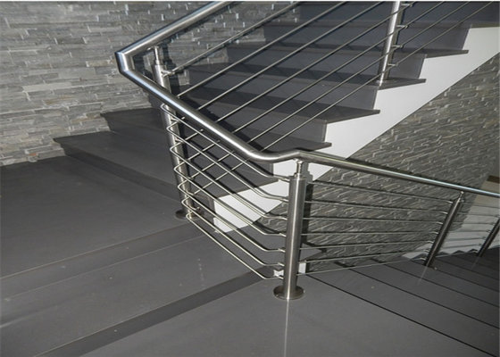 Outdoor Building Railing , 8mm SS316 Stainless Steel Rod Railing Anti Corrosion