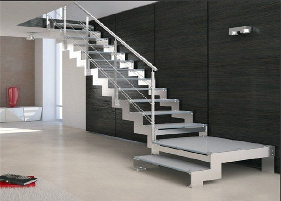 Flexibility Modern Steel Staircase With Wood Treads , Customized Design