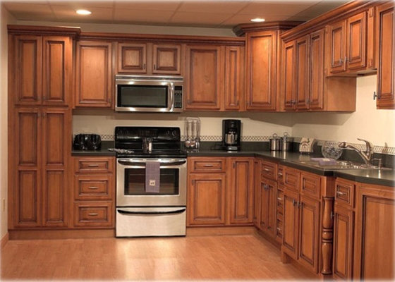 Paint Finish Solid Wood Kitchen Cabinets Blum / Dtc Hardware With Granite Countertop