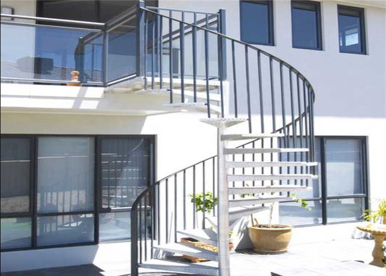 Customized Metal Custom Spiral Staircase Usage Indoor With Wood Material Step