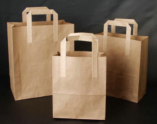 sacos de papel marrons com punhos